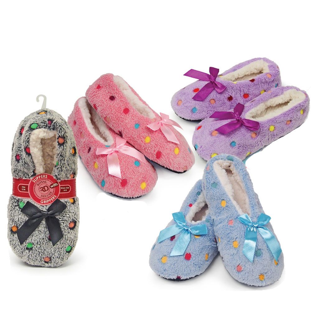 Plush Slipper With Gripper Bottom Dot Design - at - royaldeluxeny.com